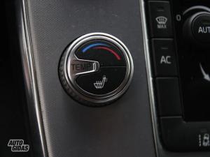 Melns Volvo V60 2017 Viļņa, ar dzinēja tilpumu 2.00 L un nobraukumu 205 tūkst. km par 11999 €, foto 30 vietnē AUTOMOTO.COM.LV