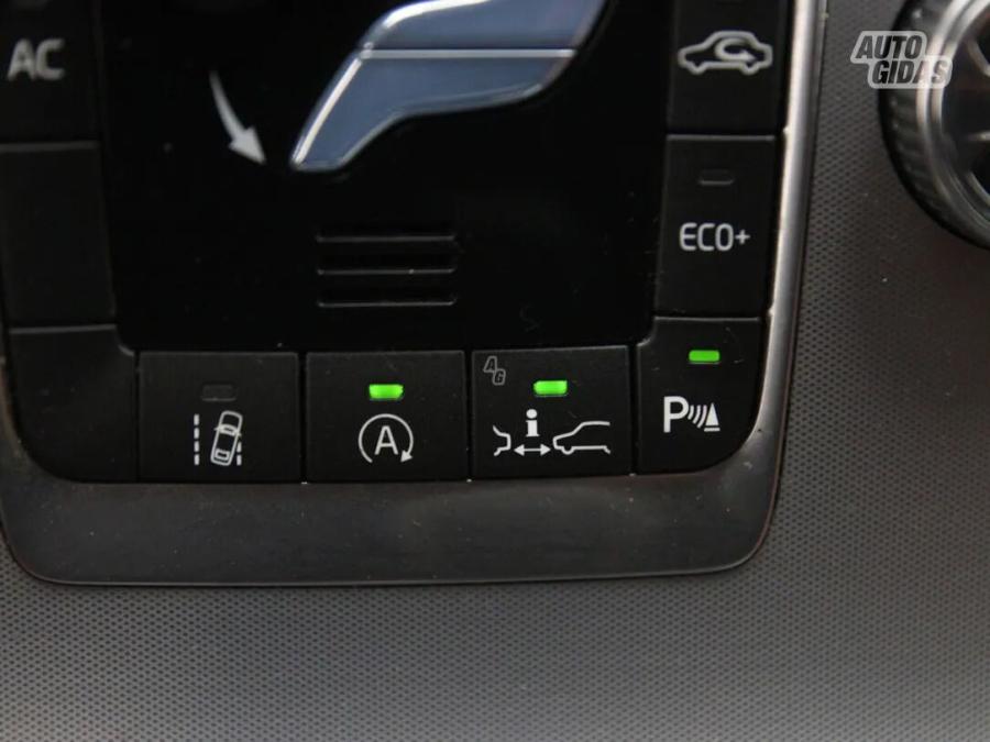 Melns Volvo V60 2017 Viļņa, ar dzinēja tilpumu 2.00 L un nobraukumu 205 tūkst. km par 11999 €, foto 31 vietnē AUTOMOTO.COM.LV