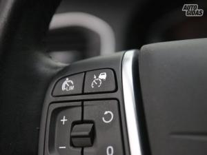 Melns Volvo V60 2017 Viļņa, ar dzinēja tilpumu 2.00 L un nobraukumu 205 tūkst. km par 11999 €, foto 32 vietnē AUTOMOTO.COM.LV