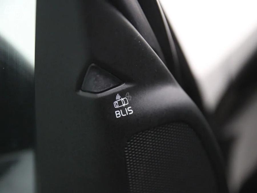 Melns Volvo V60 2017 Viļņa, ar dzinēja tilpumu 2.00 L un nobraukumu 205 tūkst. km par 11999 €, foto 34 vietnē AUTOMOTO.COM.LV