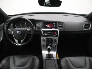 Черный Вольво B60 2017 в Вильнюс, объемом двигателя 2.00 л и пробегом 232 тыс. км за 9999 €, фото 3 на AUTOMOTO.COM.LV