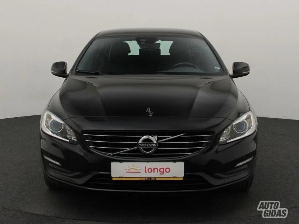 Black Volvo V60 2017 in Vilnius, with an engine capacity of 2.00 L and mileage of 232 thousand km for 9999 €, photo 3 on AUTOMOTO.COM.LV