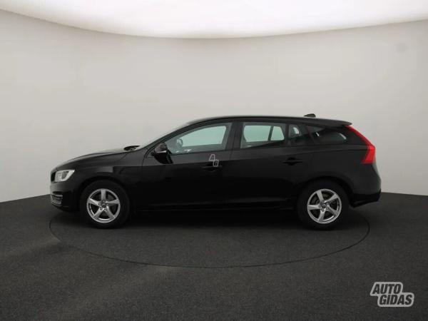 Black Volvo V60 2017 in Vilnius, with an engine capacity of 2.00 L and mileage of 232 thousand km for 9999 €, photo 6 on AUTOMOTO.COM.LV
