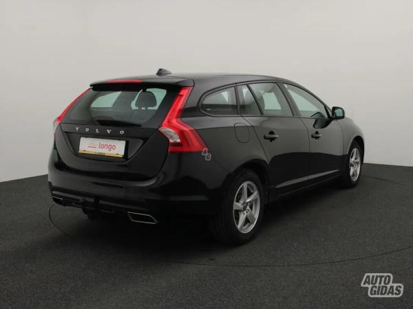 Black Volvo V60 2017 in Vilnius, with an engine capacity of 2.00 L and mileage of 232 thousand km for 9999 €, photo 8 on AUTOMOTO.COM.LV