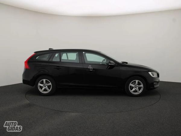 Black Volvo V60 2017 in Vilnius, with an engine capacity of 2.00 L and mileage of 232 thousand km for 9999 €, photo 9 on AUTOMOTO.COM.LV