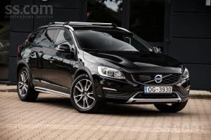 Black Volvo V60 2017 in Jelgava, with an engine capacity of 2.40 L and mileage of 0 thousand km for 11690 €, photo 7 on AUTOMOTO.COM.LV