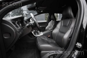 Black Volvo V60 2017 in Jelgava, with an engine capacity of 2.40 L and mileage of 0 thousand km for 11690 €, photo 16 on AUTOMOTO.COM.LV