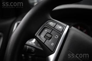Black Volvo V60 2017 in Jelgava, with an engine capacity of 2.40 L and mileage of 0 thousand km for 11690 €, photo 30 on AUTOMOTO.COM.LV