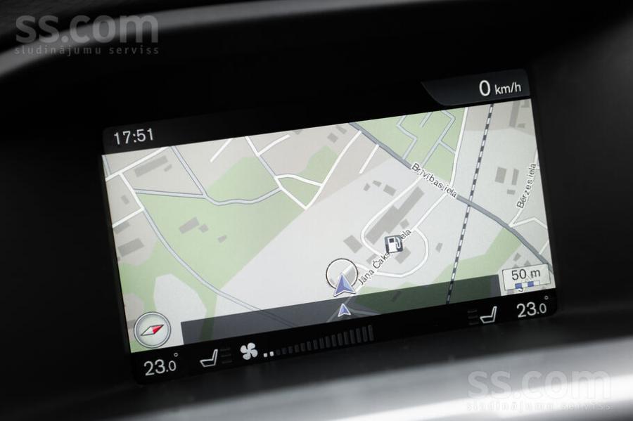 Black Volvo V60 2017 in Jelgava, with an engine capacity of 2.40 L and mileage of 0 thousand km for 11690 €, photo 32 on AUTOMOTO.COM.LV
