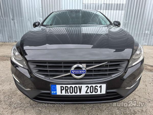 Black Volvo V60 2017 in Tallinn, with an engine capacity of 2.00 L and mileage of 204 thousand km for 8790 €, photo 7 on AUTOMOTO.COM.LV