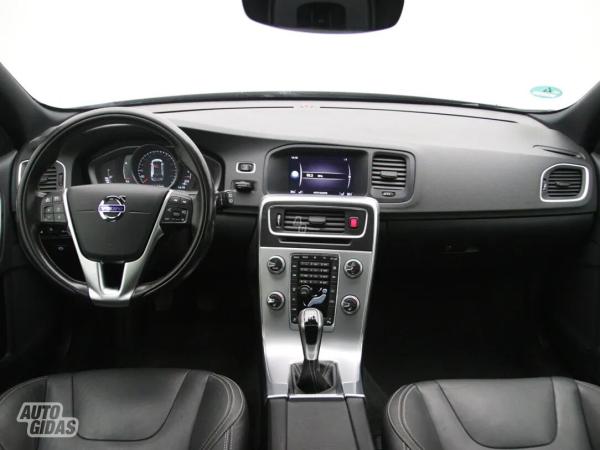 Melns Volvo V60 2017 Viļņa, ar dzinēja tilpumu 2.00 L un nobraukumu 291 tūkst. km par 8999 €, foto 2 vietnē AUTOMOTO.COM.LV