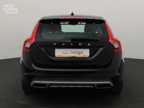 Melns Volvo V60 2017 Viļņa, ar dzinēja tilpumu 2.00 L un nobraukumu 291 tūkst. km par 8999 €, foto 5 vietnē AUTOMOTO.COM.LV