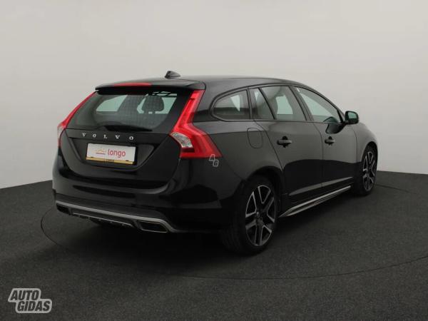 Melns Volvo V60 2017 Viļņa, ar dzinēja tilpumu 2.00 L un nobraukumu 291 tūkst. km par 8999 €, foto 8 vietnē AUTOMOTO.COM.LV