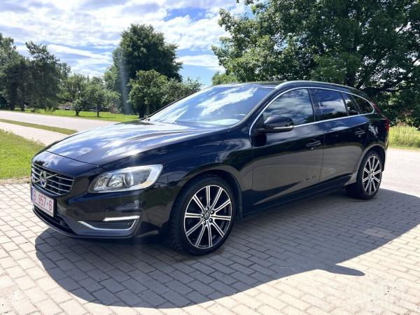 Черный Вольво B60 2017 в Лимбажи, объемом двигателя 2.00 л и пробегом 218 тыс. км за 10350 €, фото 3 на AUTOMOTO.COM.LV