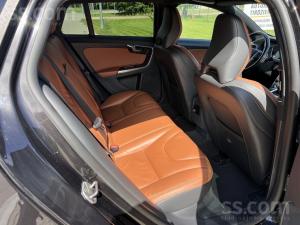 Melns Volvo V60 2017 Limbaži, ar dzinēja tilpumu 2.00 L un nobraukumu 218 tūkst. km par 10350 €, foto 12 vietnē AUTOMOTO.COM.LV