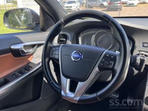 Melns Volvo V60 2017 Limbaži, ar dzinēja tilpumu 2.00 L un nobraukumu 218 tūkst. km par 10350 €, foto 14 vietnē AUTOMOTO.COM.LV