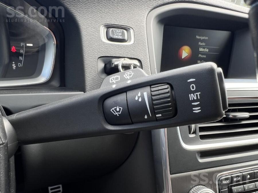 Melns Volvo V60 2017 Limbaži, ar dzinēja tilpumu 2.00 L un nobraukumu 218 tūkst. km par 10350 €, foto 17 vietnē AUTOMOTO.COM.LV