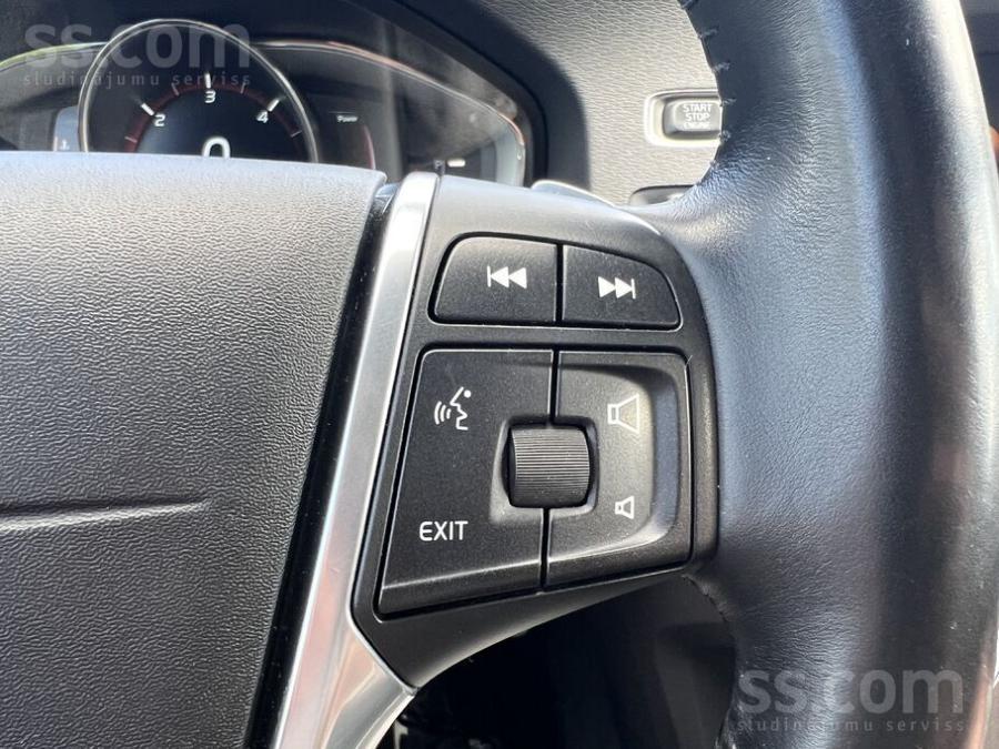Melns Volvo V60 2017 Limbaži, ar dzinēja tilpumu 2.00 L un nobraukumu 218 tūkst. km par 10350 €, foto 18 vietnē AUTOMOTO.COM.LV