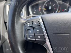 Melns Volvo V60 2017 Limbaži, ar dzinēja tilpumu 2.00 L un nobraukumu 218 tūkst. km par 10350 €, foto 19 vietnē AUTOMOTO.COM.LV