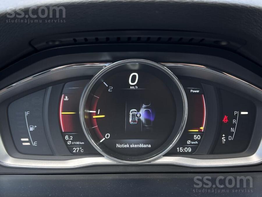 Melns Volvo V60 2017 Limbaži, ar dzinēja tilpumu 2.00 L un nobraukumu 218 tūkst. km par 10350 €, foto 21 vietnē AUTOMOTO.COM.LV