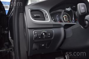 Black Volvo V60 2017 in Riga, with an engine capacity of 2.00 L and mileage of 332 thousand km for 8900 €, photo 10 on AUTOMOTO.COM.LV