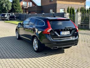 Melns Volvo V60 2017 Klaipėda, ar dzinēja tilpumu 2.40 L un nobraukumu 213 tūkst. km par 8200 €, foto 3 vietnē AUTOMOTO.COM.LV