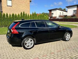 Melns Volvo V60 2017 Klaipėda, ar dzinēja tilpumu 2.40 L un nobraukumu 213 tūkst. km par 8200 €, foto 7 vietnē AUTOMOTO.COM.LV