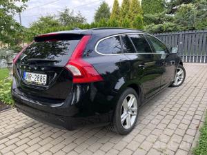 Черный Вольво B60 2017 в Рига, объемом двигателя 1.90 л и пробегом 130 тыс. км за 10900 €, фото 5 на AUTOMOTO.COM.LV