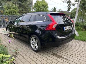 Черный Вольво B60 2017 в Рига, объемом двигателя 1.90 л и пробегом 130 тыс. км за 10900 €, фото 7 на AUTOMOTO.COM.LV