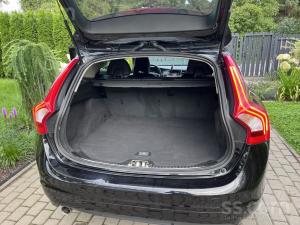 Черный Вольво B60 2017 в Рига, объемом двигателя 1.90 л и пробегом 130 тыс. км за 10900 €, фото 12 на AUTOMOTO.COM.LV