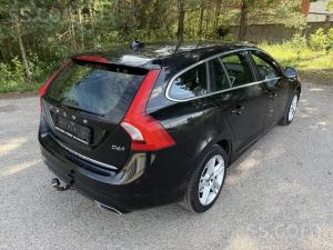 Black Volvo V60 2017 in Ogre, with an engine capacity of 2.40 L and mileage of 255 thousand km for 9199 €, photo 8 on AUTOMOTO.COM.LV