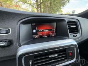 Black Volvo V60 2017 in Ogre, with an engine capacity of 2.40 L and mileage of 255 thousand km for 9199 €, photo 19 on AUTOMOTO.COM.LV