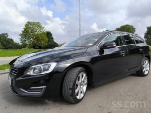 Melns Volvo V60 2017 Rīga, ar dzinēja tilpumu 2.00 L un nobraukumu 266 tūkst. km par 8500 €, foto 4 vietnē AUTOMOTO.COM.LV
