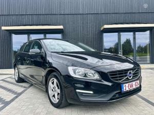 Melns Volvo V60 2017 Šauļi, ar dzinēja tilpumu 1.97 L un nobraukumu 215 tūkst. km par 6750 €, foto  vietnē AUTOMOTO.COM.LV