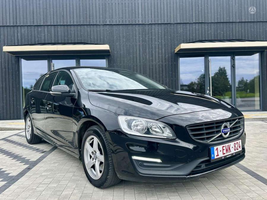 Melns Volvo V60 2017 Šauļi, ar dzinēja tilpumu 1.97 L un nobraukumu 215 tūkst. km par 6750 €, foto 1 vietnē AUTOMOTO.COM.LV