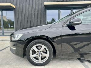 Melns Volvo V60 2017 Šauļi, ar dzinēja tilpumu 1.97 L un nobraukumu 215 tūkst. km par 6750 €, foto 5 vietnē AUTOMOTO.COM.LV