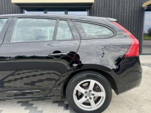 Melns Volvo V60 2017 Šauļi, ar dzinēja tilpumu 1.97 L un nobraukumu 215 tūkst. km par 6750 €, foto 7 vietnē AUTOMOTO.COM.LV