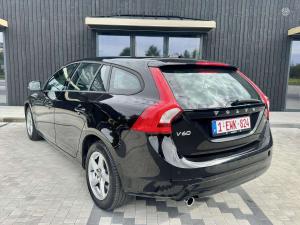 Melns Volvo V60 2017 Šauļi, ar dzinēja tilpumu 1.97 L un nobraukumu 215 tūkst. km par 6750 €, foto 8 vietnē AUTOMOTO.COM.LV