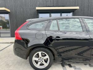 Melns Volvo V60 2017 Šauļi, ar dzinēja tilpumu 1.97 L un nobraukumu 215 tūkst. km par 6750 €, foto 11 vietnē AUTOMOTO.COM.LV