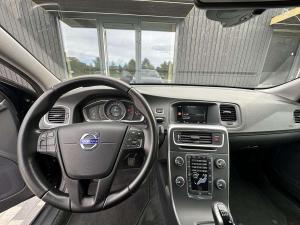 Melns Volvo V60 2017 Šauļi, ar dzinēja tilpumu 1.97 L un nobraukumu 215 tūkst. km par 6750 €, foto 21 vietnē AUTOMOTO.COM.LV