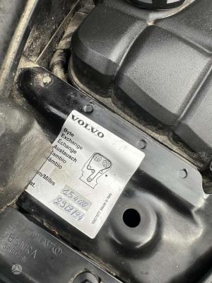Melns Volvo V60 2017 Šauļi, ar dzinēja tilpumu 1.97 L un nobraukumu 215 tūkst. km par 6750 €, foto 26 vietnē AUTOMOTO.COM.LV