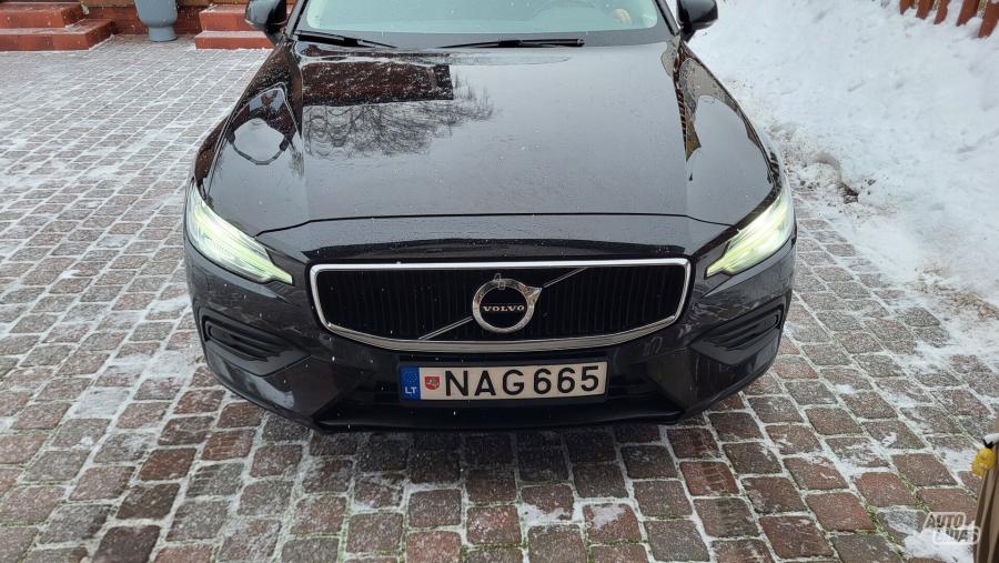 Black Volvo V60 2018 in Panevezys, with an engine capacity of 2.00 L and mileage of 300 thousand km for 12500 €, photo 1 on AUTOMOTO.COM.LV
