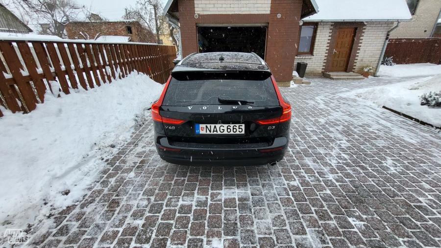Black Volvo V60 2018 in Panevezys, with an engine capacity of 2.00 L and mileage of 300 thousand km for 12500 €, photo 4 on AUTOMOTO.COM.LV