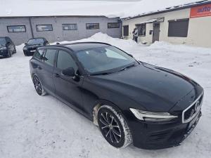 Melns Volvo V60 2018 Viļņa, ar dzinēja tilpumu 2.00 L un nobraukumu 175 tūkst. km par 14000 €, foto 2 vietnē AUTOMOTO.COM.LV