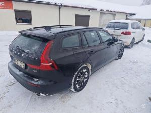 Melns Volvo V60 2018 Viļņa, ar dzinēja tilpumu 2.00 L un nobraukumu 175 tūkst. km par 14000 €, foto 3 vietnē AUTOMOTO.COM.LV