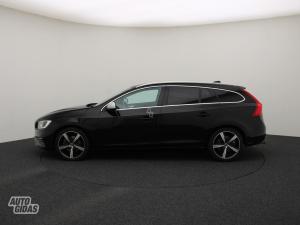 Melns Volvo V60 2018 Viļņa, ar dzinēja tilpumu 2.00 L un nobraukumu 200 tūkst. km par 13799 €, foto 6 vietnē AUTOMOTO.COM.LV