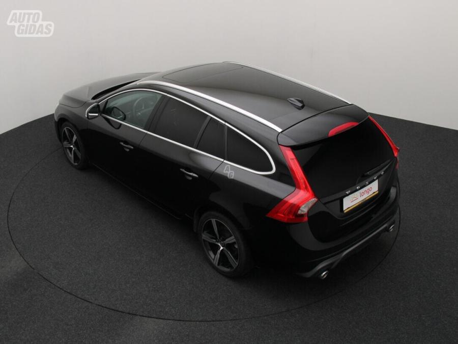 Black Volvo V60 2018 in Vilnius, with an engine capacity of 2.00 L and mileage of 200 thousand km for 13799 €, photo 12 on AUTOMOTO.COM.LV