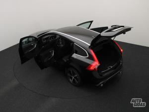 Black Volvo V60 2018 in Vilnius, with an engine capacity of 2.00 L and mileage of 200 thousand km for 13799 €, photo 13 on AUTOMOTO.COM.LV