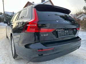 Black Volvo V60 2018 in Vilnius, with an engine capacity of 1.97 L and mileage of 315 thousand km for 12900 €, photo 8 on AUTOMOTO.COM.LV