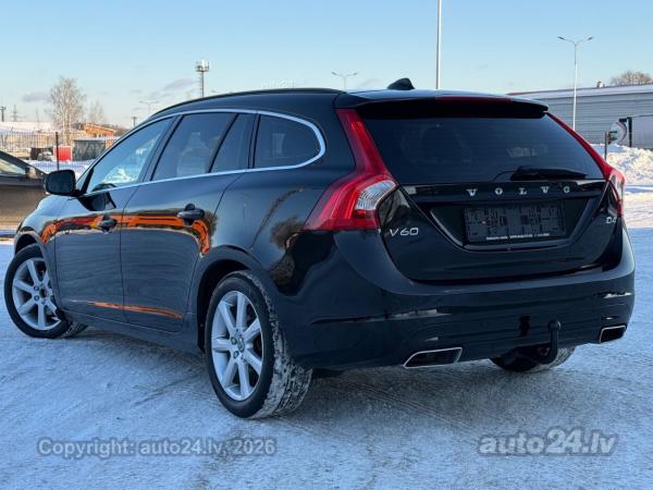 Black Volvo V60 2018 in Tartu, with an engine capacity of 2.00 L and mileage of 276 thousand km for 11499 €, photo 2 on AUTOMOTO.COM.LV